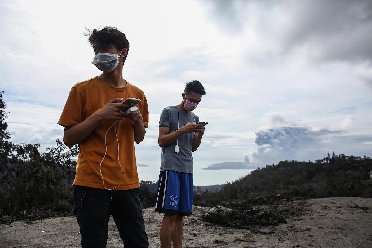 Mindanao peace group provides masks to people affected by volcanic ...