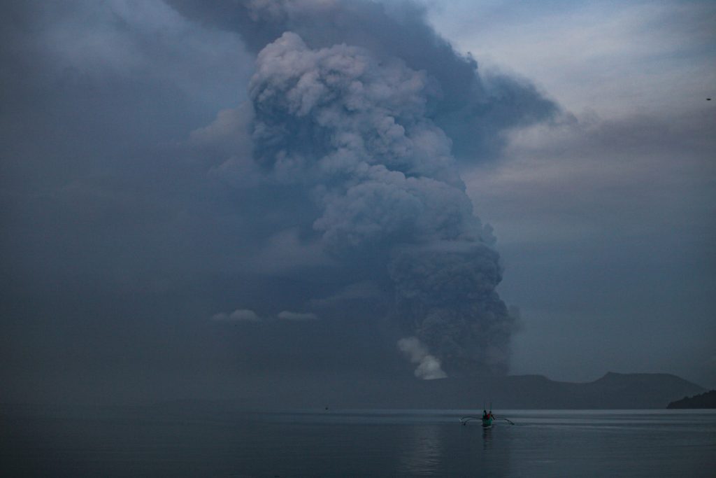 Church leaders call for help, prayers as Philippine volcano erupts ...