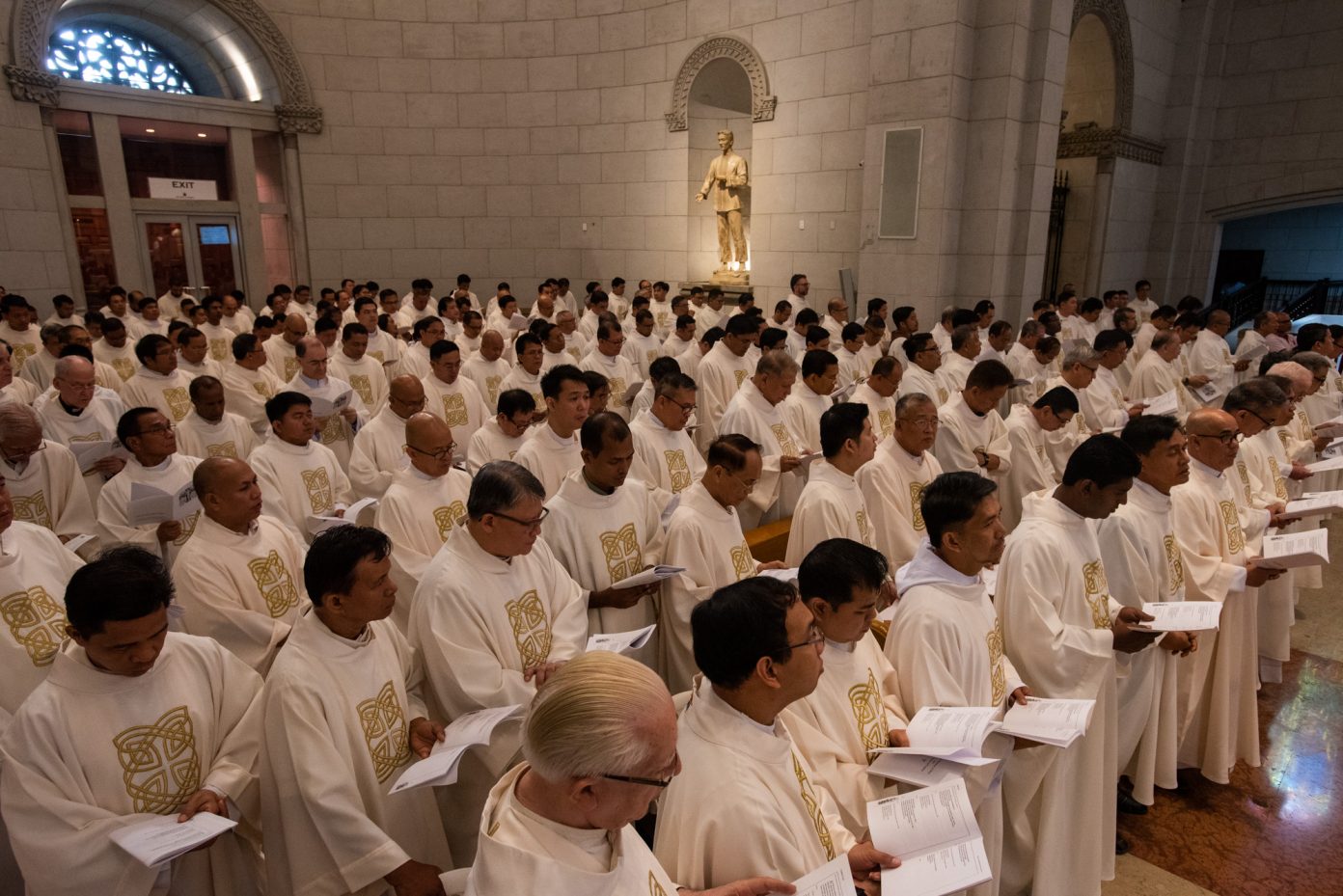 Obispo humiling ng dasal para sa mga pari | Catholic News Philippines ...