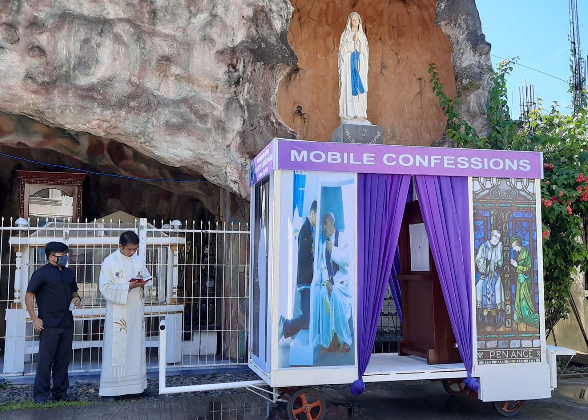 'Confession on wheels' rolls in central Philippine parish | Catholic ...