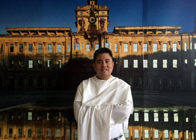 Filipino scientist-priest works on affordable COVID-19 vaccine for poor ...