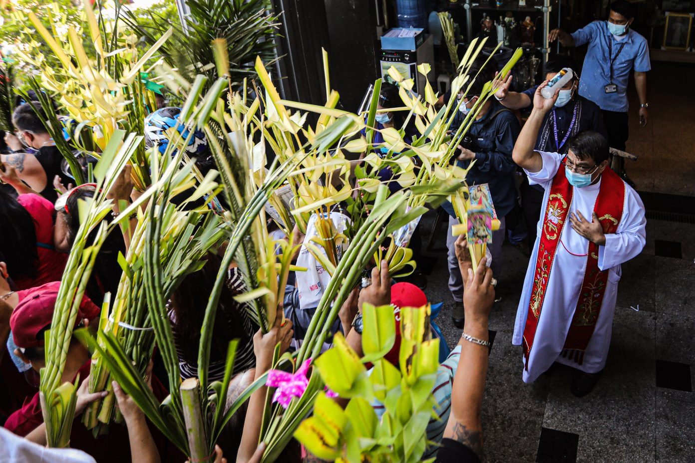 Photos: Filipino Catholics usher in Holy Week with show of piety during ...