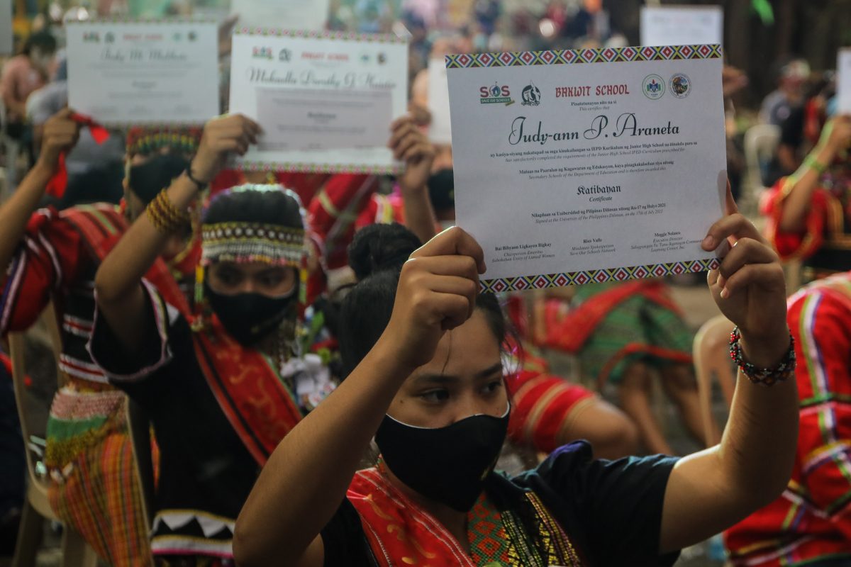 Photos: 'Bakwit' children finish school far from home | Catholic News ...