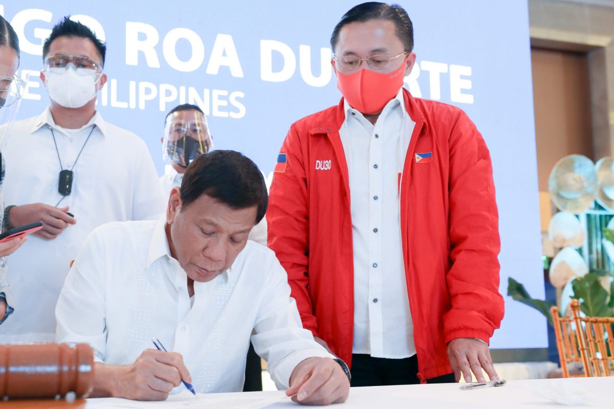 President Duterte withdraws from 2022 senatorial race | Catholic News ...