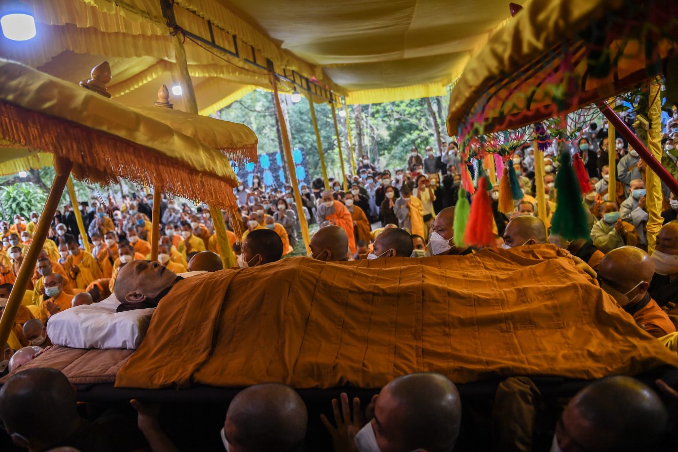 Thousands mourn Buddhist monk in Vietnam who brought mindfulness to the ...