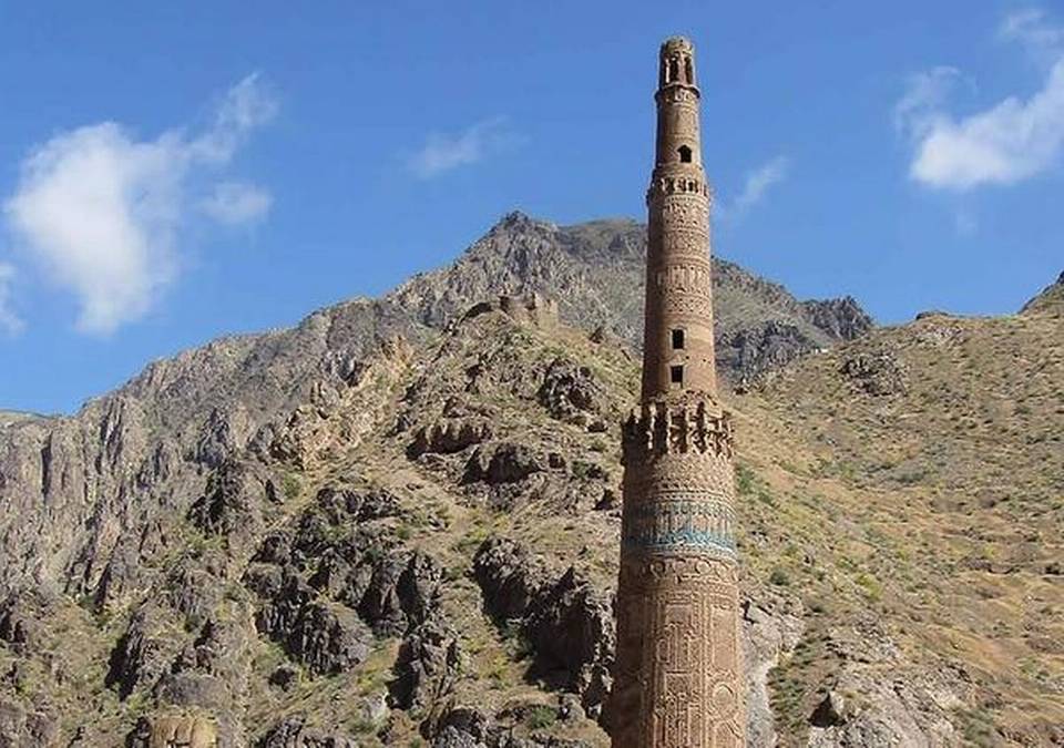 Ancient Afghan minaret in danger of 'collapse' after quakes | Catholic ...