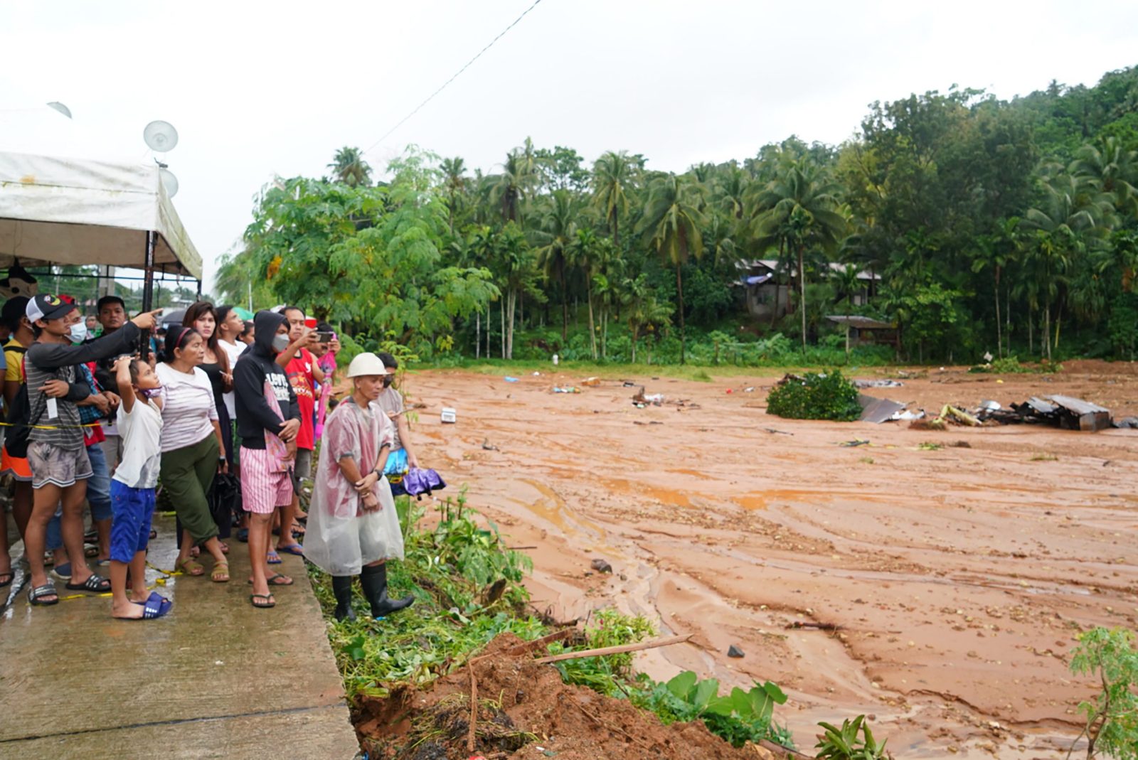 Search for survivors in wake of Philippine storm continues as death toll rises | Catholic News ...