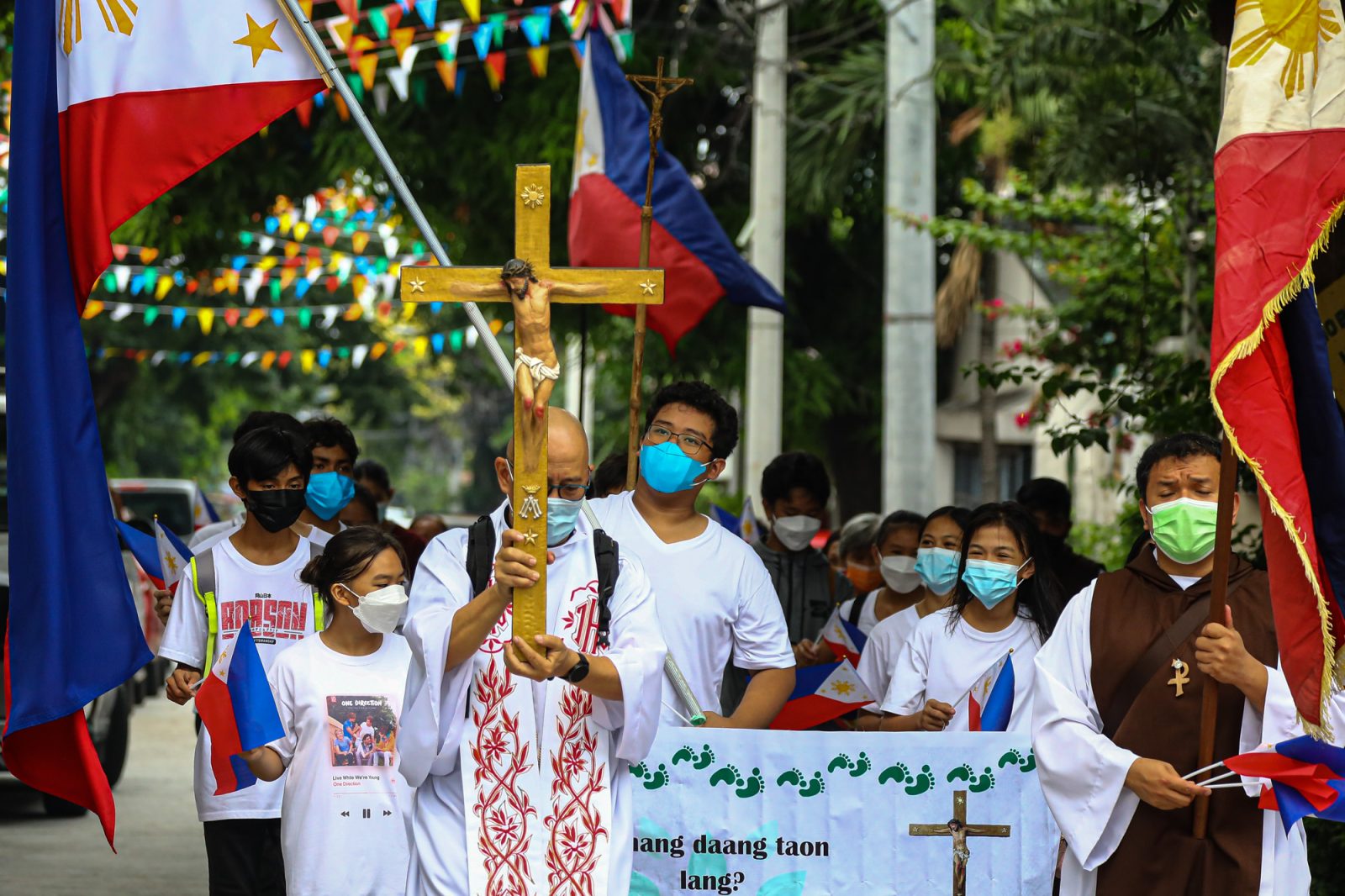 Photos: Philippine parish launches '500 crosses for next 500 years ...