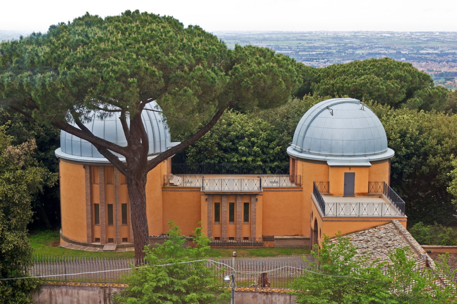 Vatican Observatory astronomer awarded for Galileo article | Catholic ...