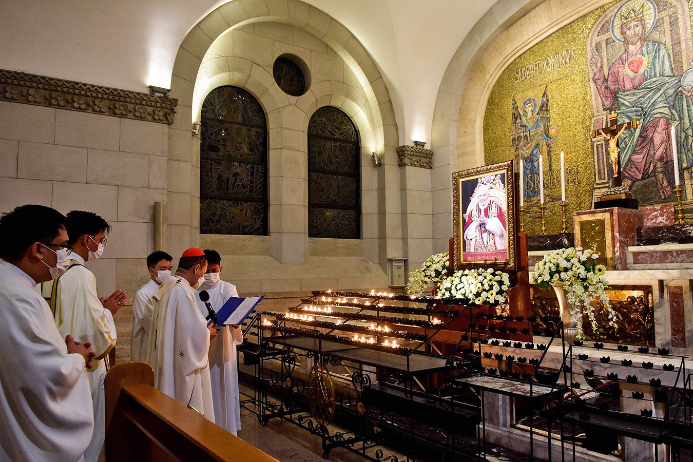 Follow Benedict XVI’s Christian life example, Manila archbishop tells ...