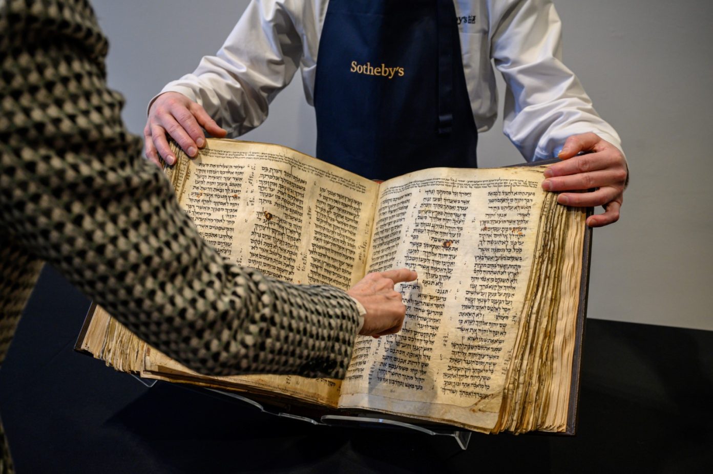World’s oldest near-complete Hebrew Bible heads to auction | Catholic News Philippines | LiCAS ...