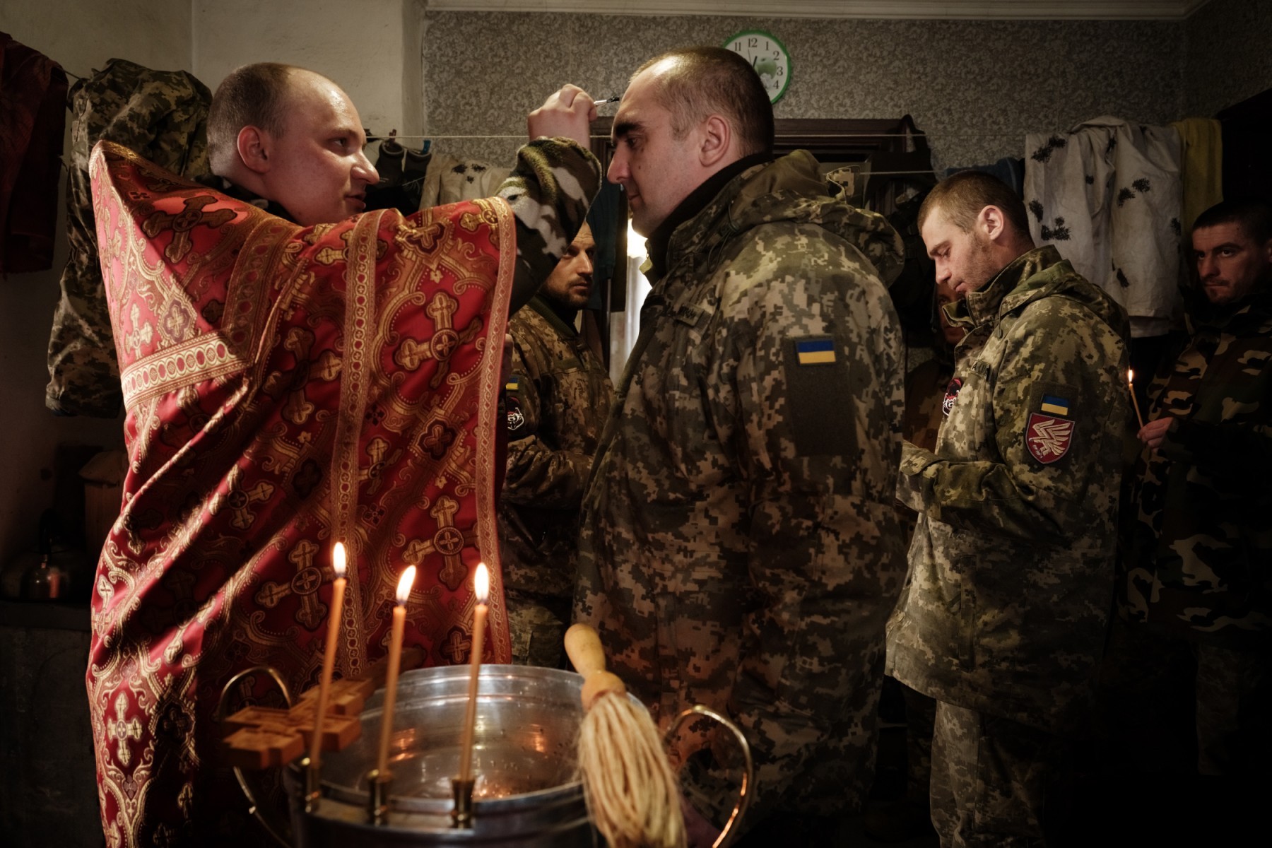 Ukrainian troops seek solace in faith and prayer | Catholic News ...