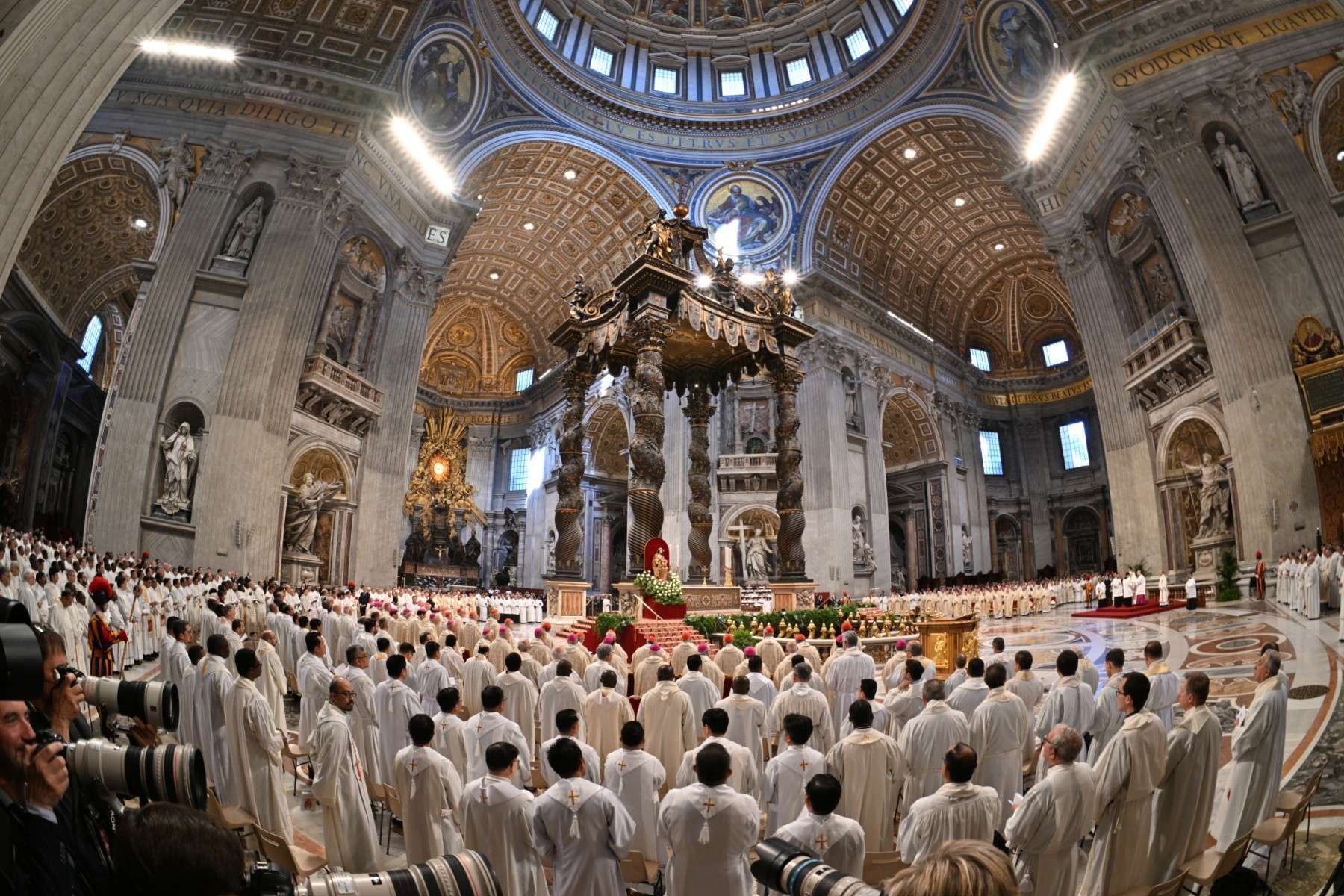 Pope Francis celebrates 'the birthday of the priesthood' with 1,800 ...
