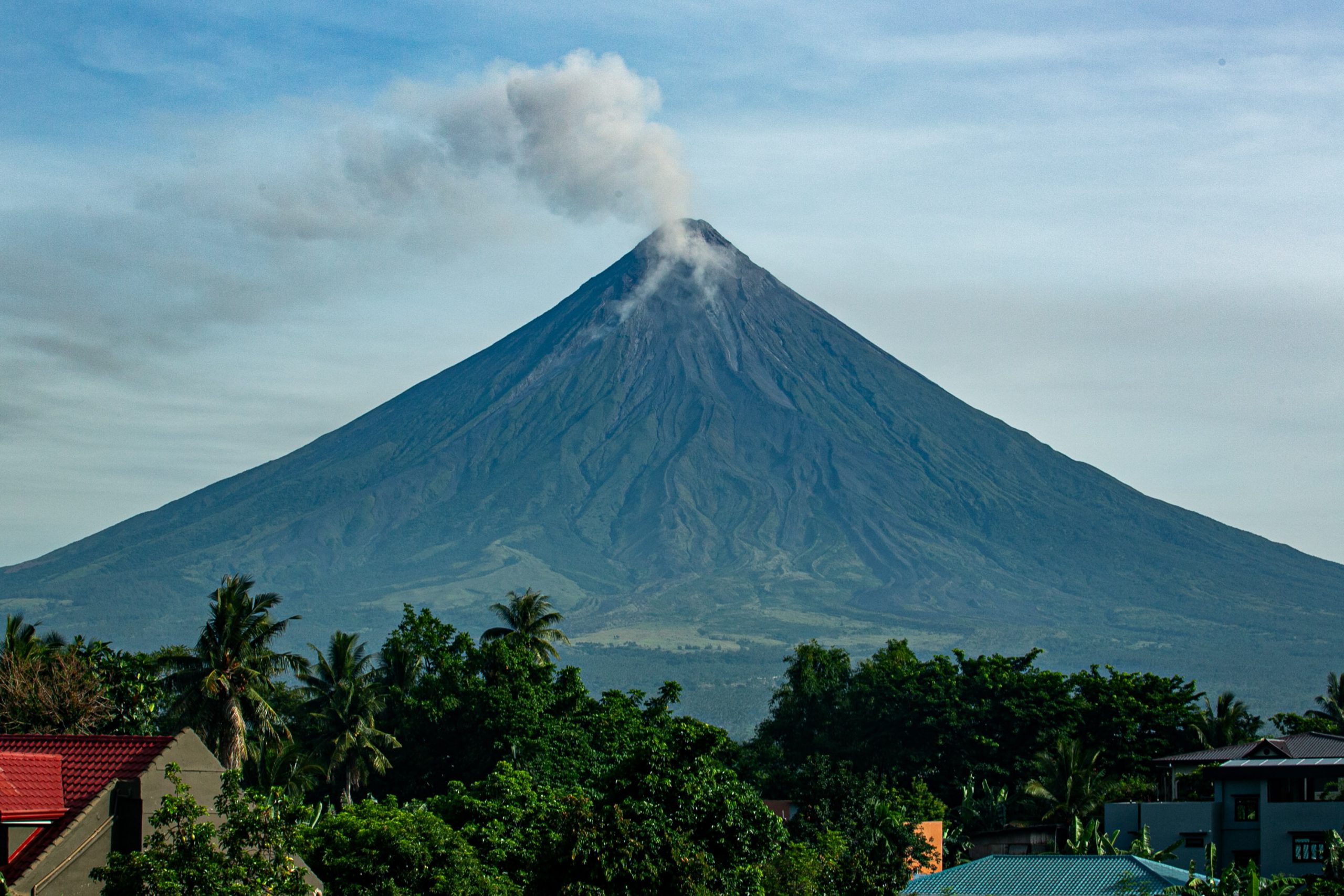 Caritas Philippines, bibisitahin ang Mayon evacuees | Catholic News ...