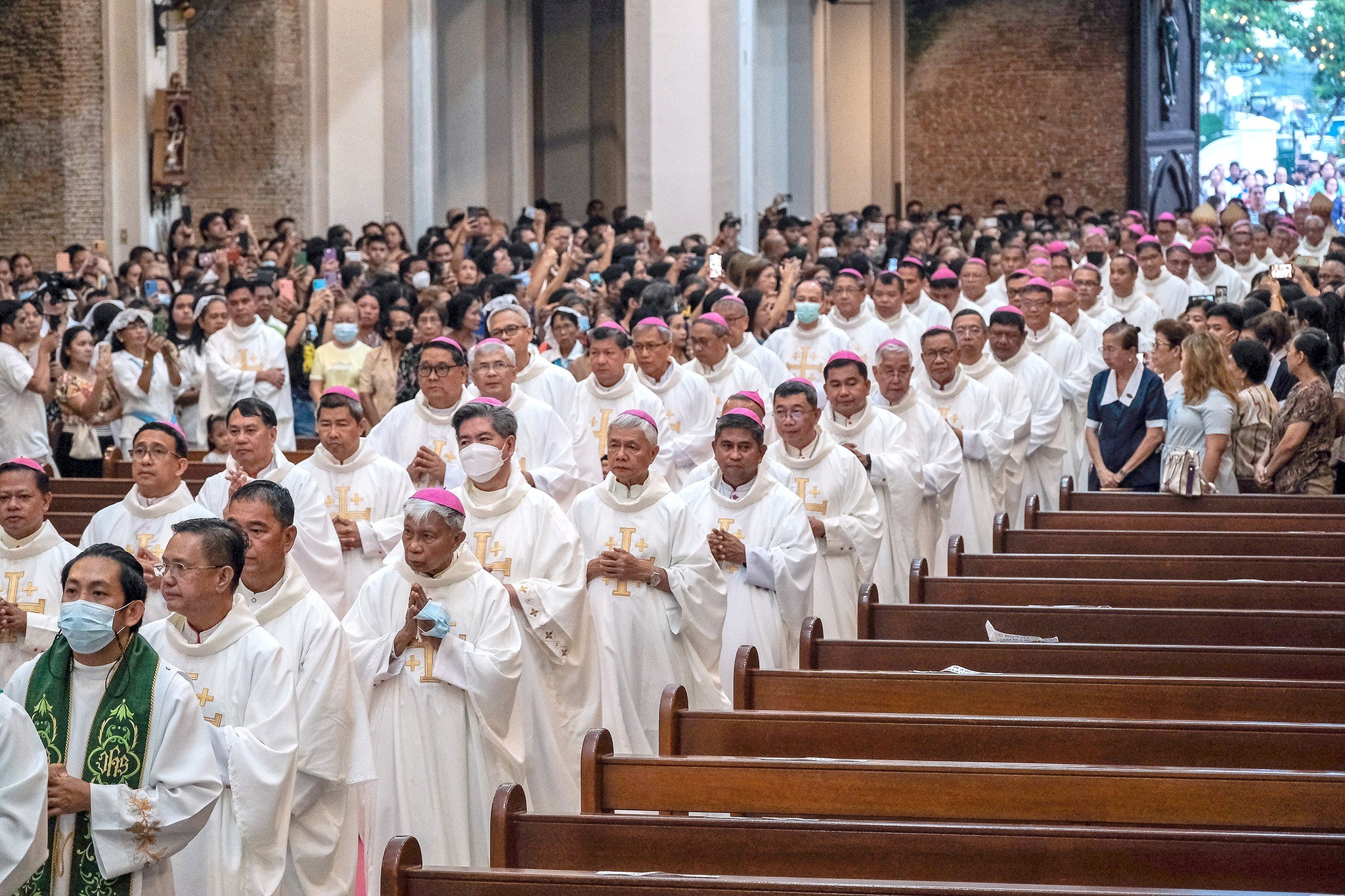 Papal Nuncio to the Philippines, itinuring na produktibo ang 126th CBCP ...