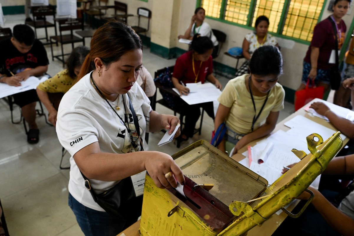 Three people killed as Filipinos vote in village polls | Catholic News ...