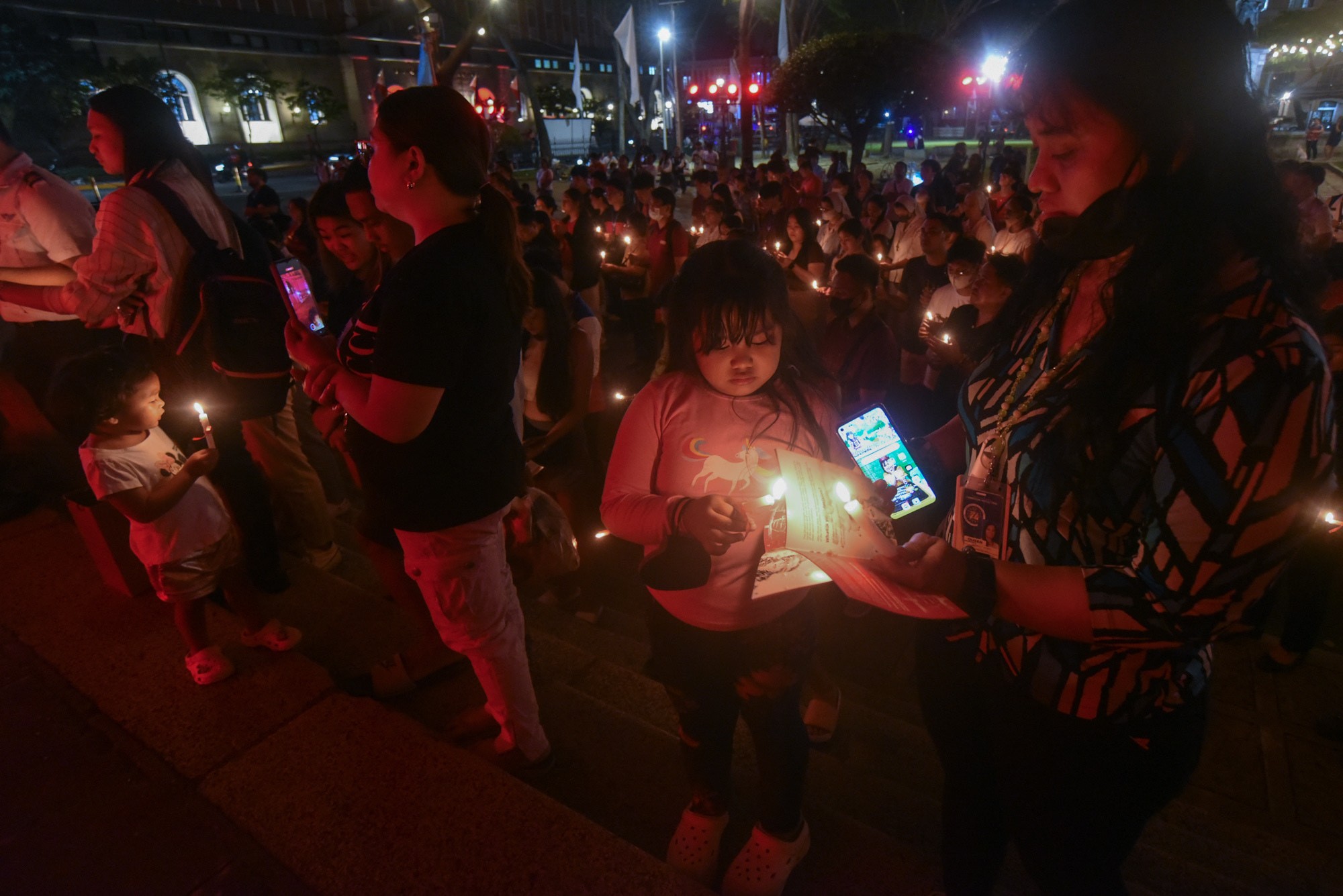 IN PHOTOS: Filipino Catholics honor ‘our persecuted brothers and ...