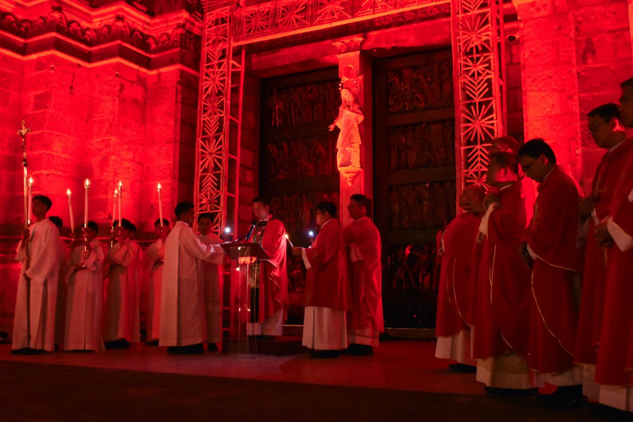 IN PHOTOS: Filipino Catholics honor ‘our persecuted brothers and ...