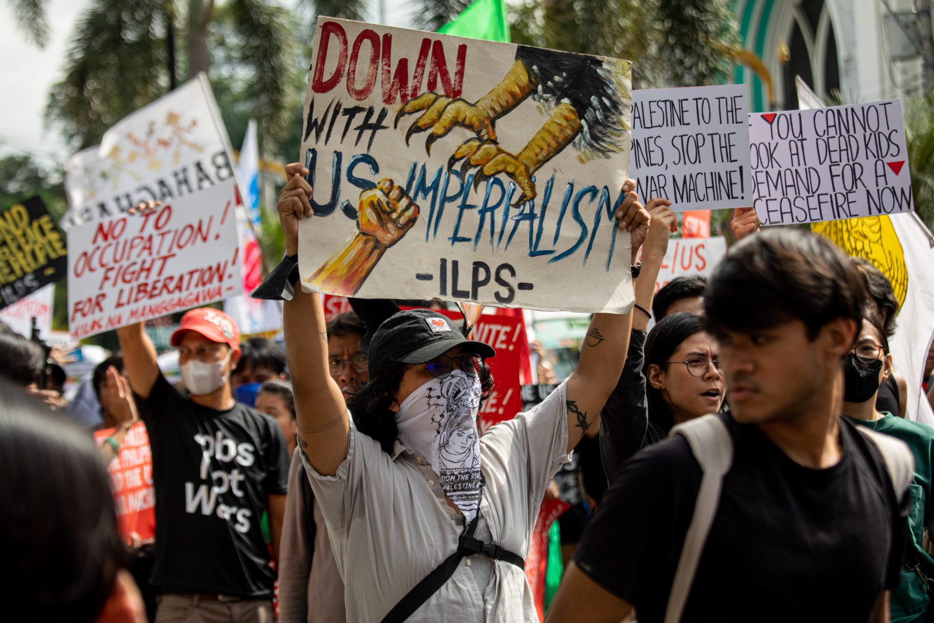IN PHOTOS: Filipino activists condemn US role in Israel-Palestine ...
