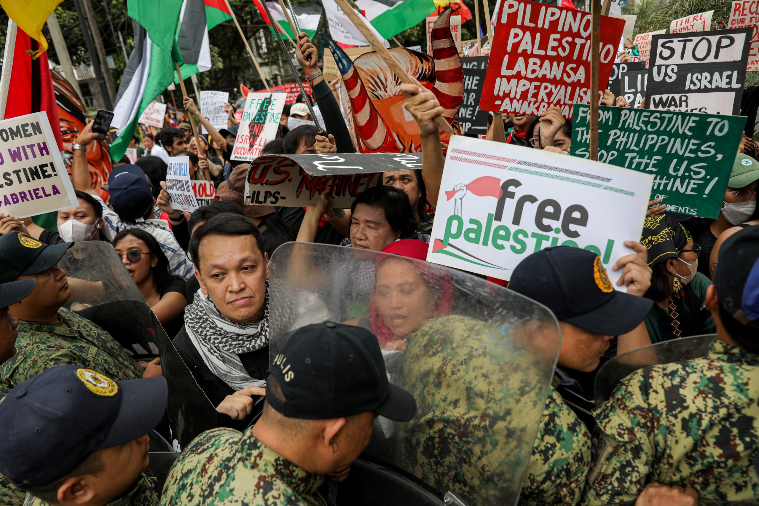 IN PHOTOS: Filipino activists condemn US role in Israel-Palestine ...