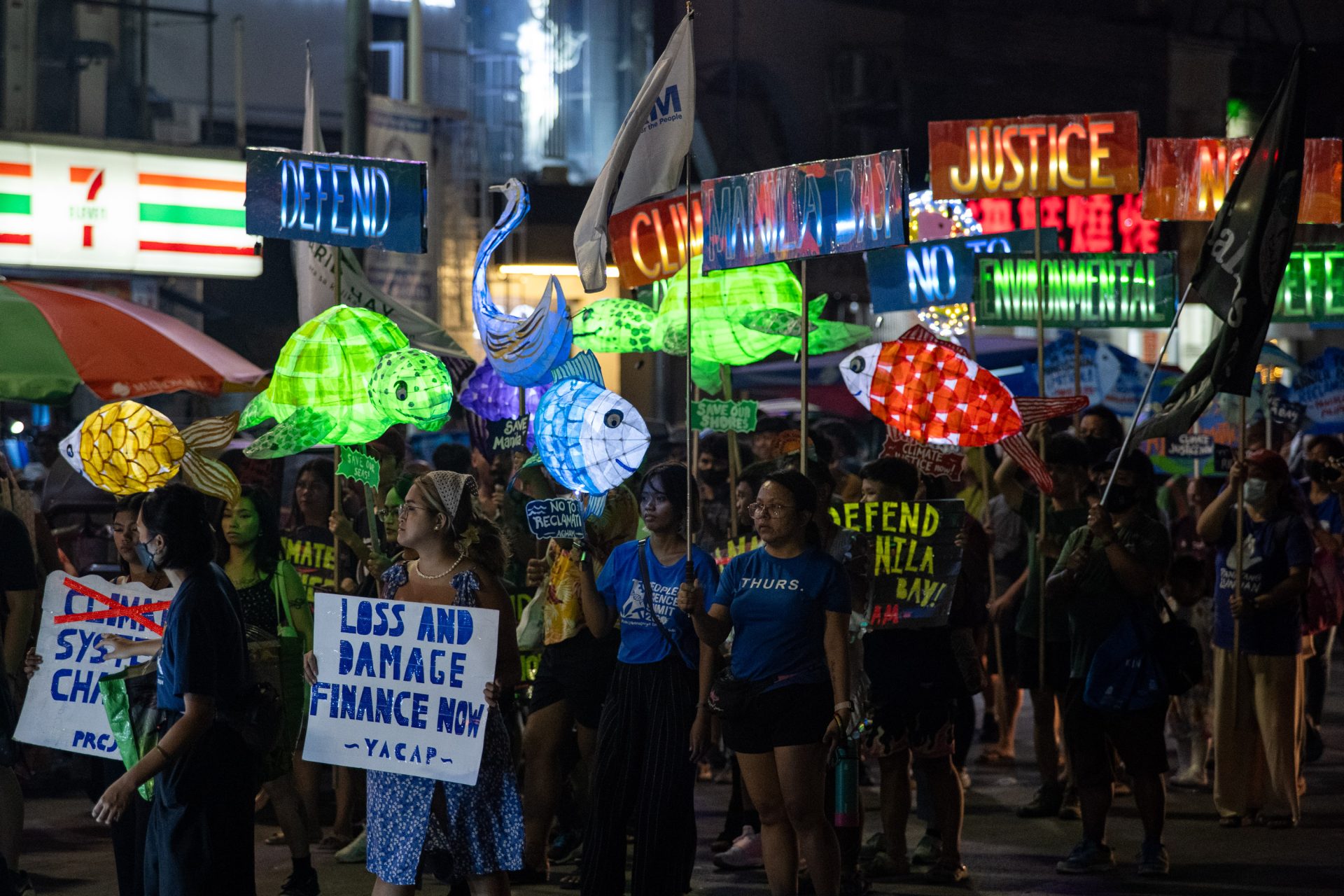 IN PHOTOS: Christmas lantern parade takes a stand against reclamation ...