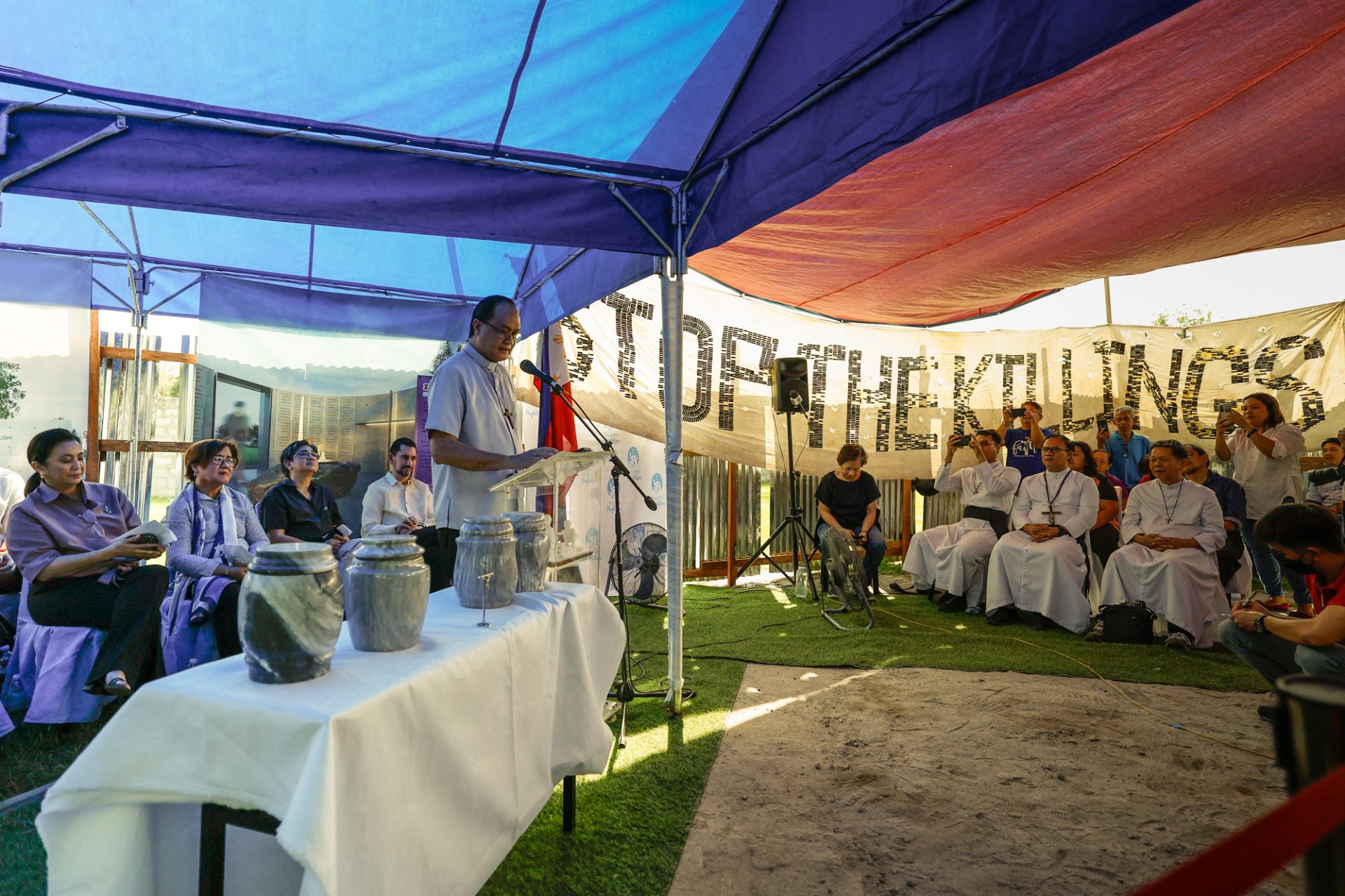 IN PHOTOS: Memorial site for EJK Victims unveiled at La Loma Cemetery ...