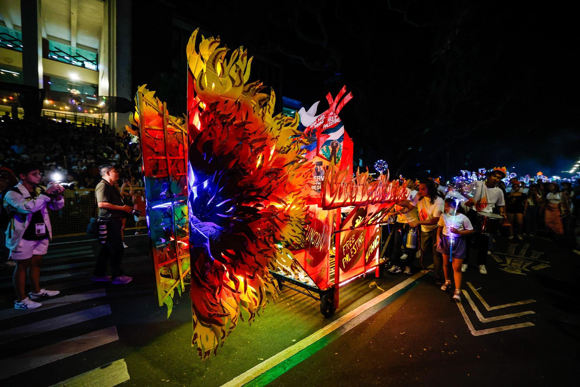 IN PHOTOS: UP Lantern Parade amplifies #NoToJeepneyPhaseout call ...