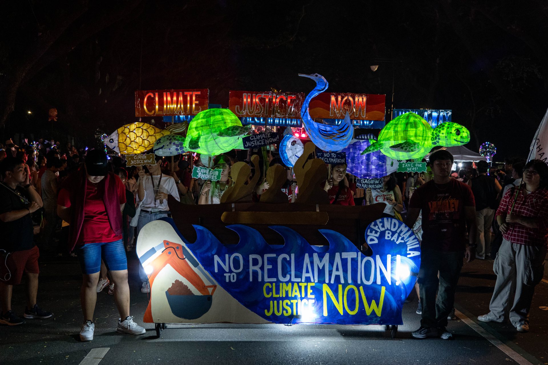 IN PHOTOS: UP Lantern Parade amplifies #NoToJeepneyPhaseout call ...