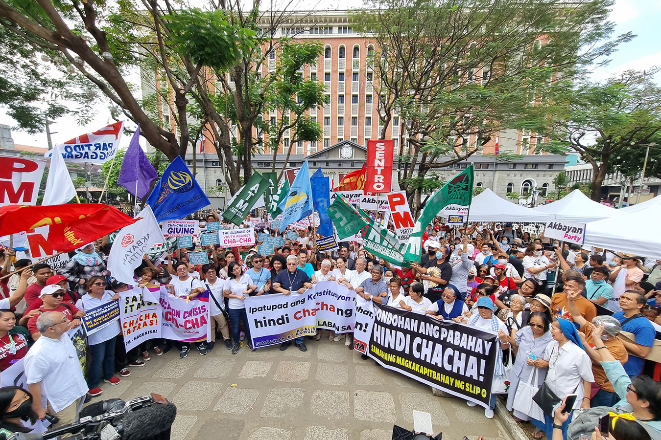 Bishops join protest against Charter change | Catholic News Philippines ...