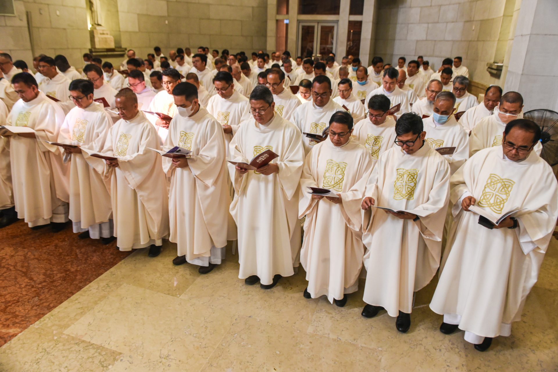 Photos: Chrism Mass in Manila | Catholic News Philippines | LiCAS.news ...