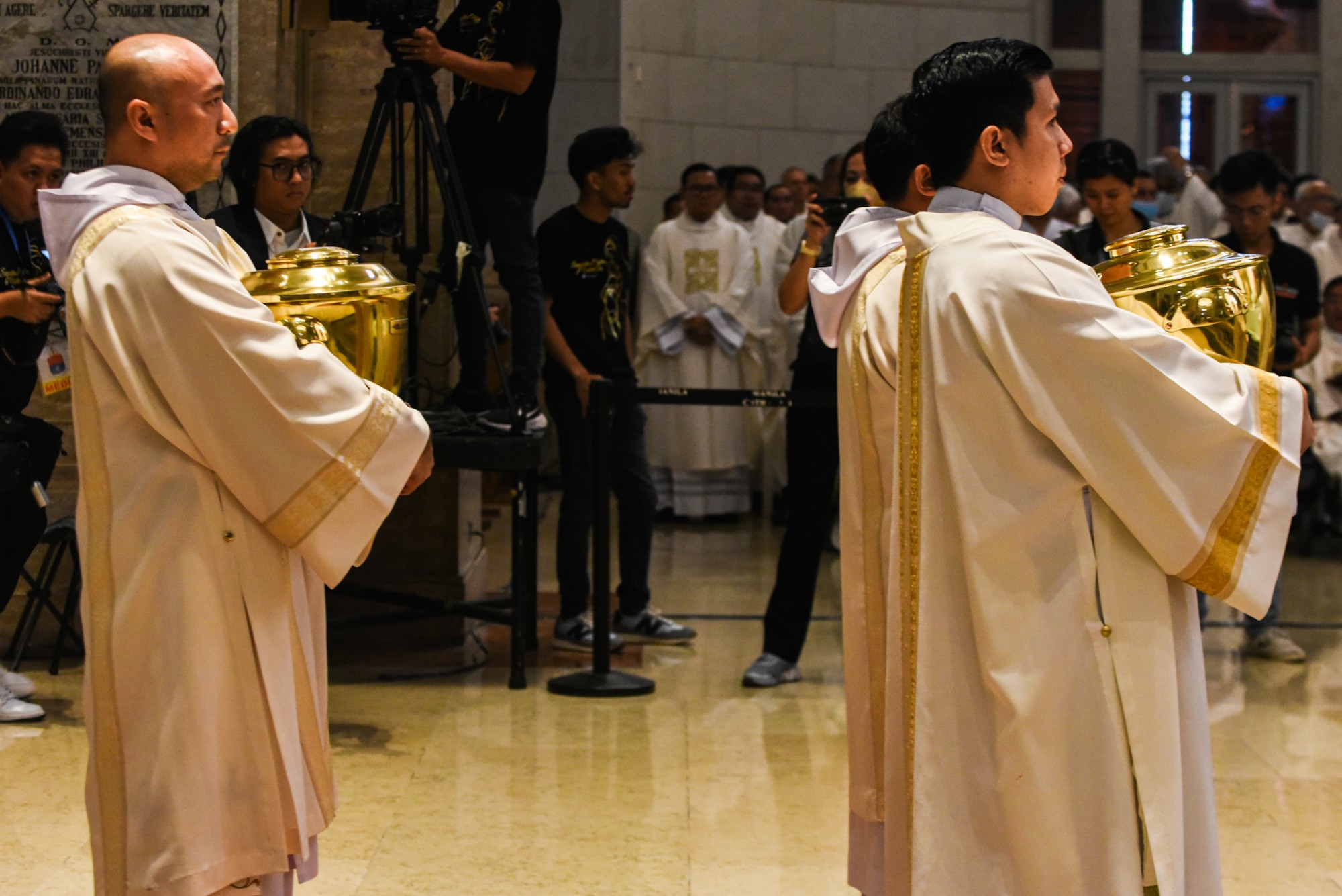 Photos: Chrism Mass in Manila | Catholic News Philippines | LiCAS.news ...