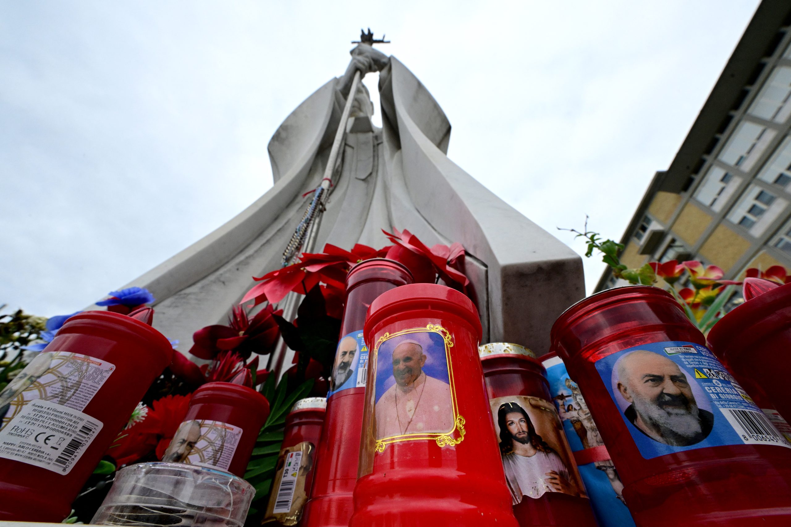 Pope’s condition is ‘stable’ and he does not have a fever | Catholic ...