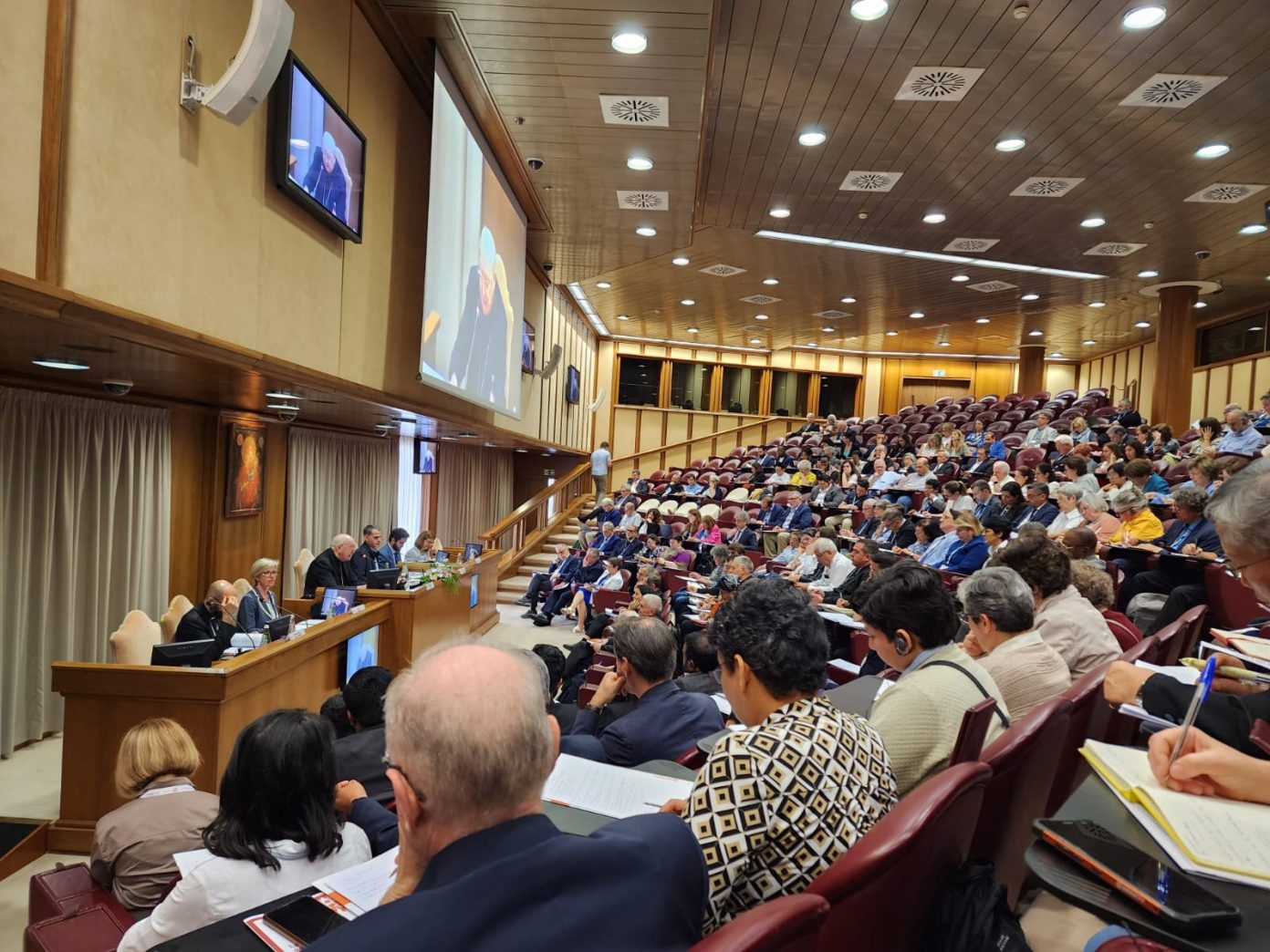 Vatican hosts global gathering on meaning, dialogue | Catholic News ...