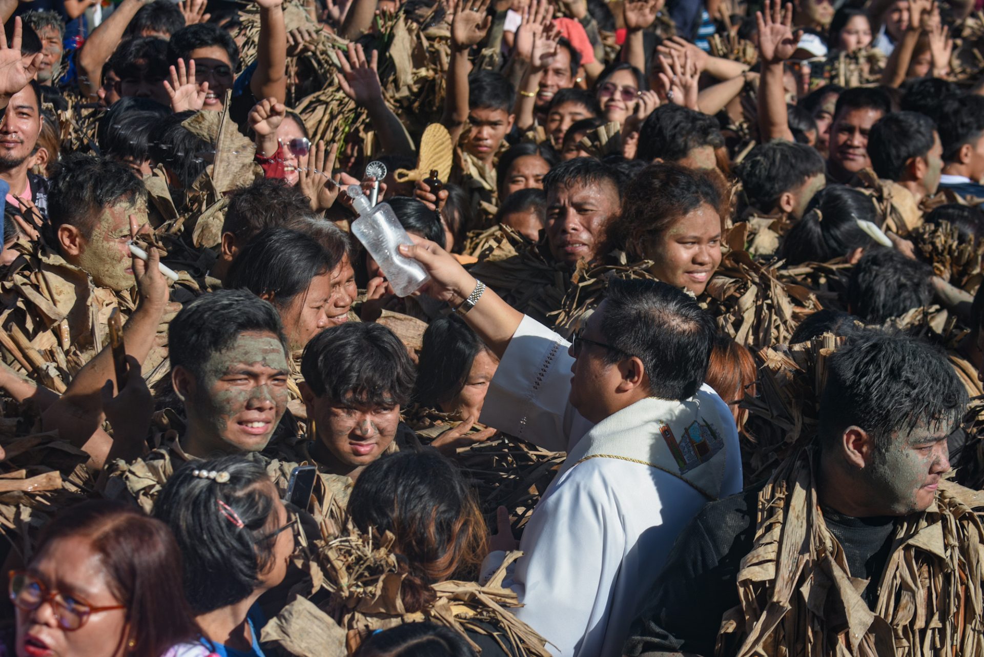 IN PHOTOS: Wrapped in mud and memory, devotees keep old promise ...
