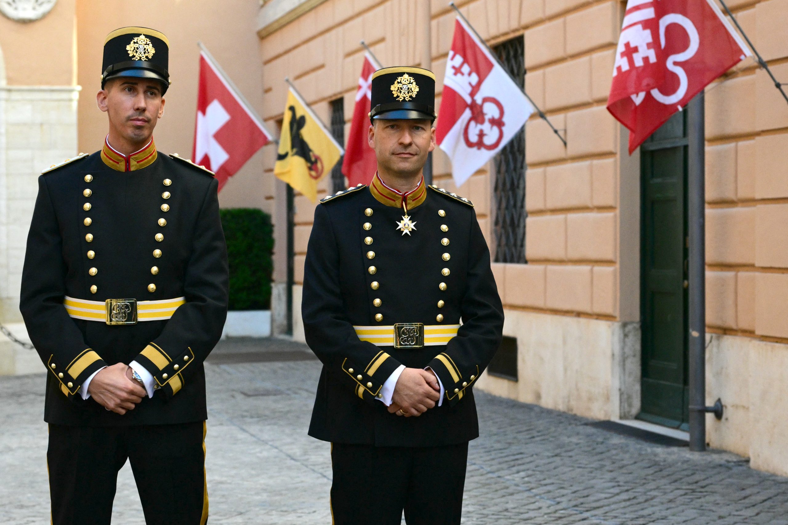 Put the bright stripes away, Pope’s Swiss Guards get new garb ...