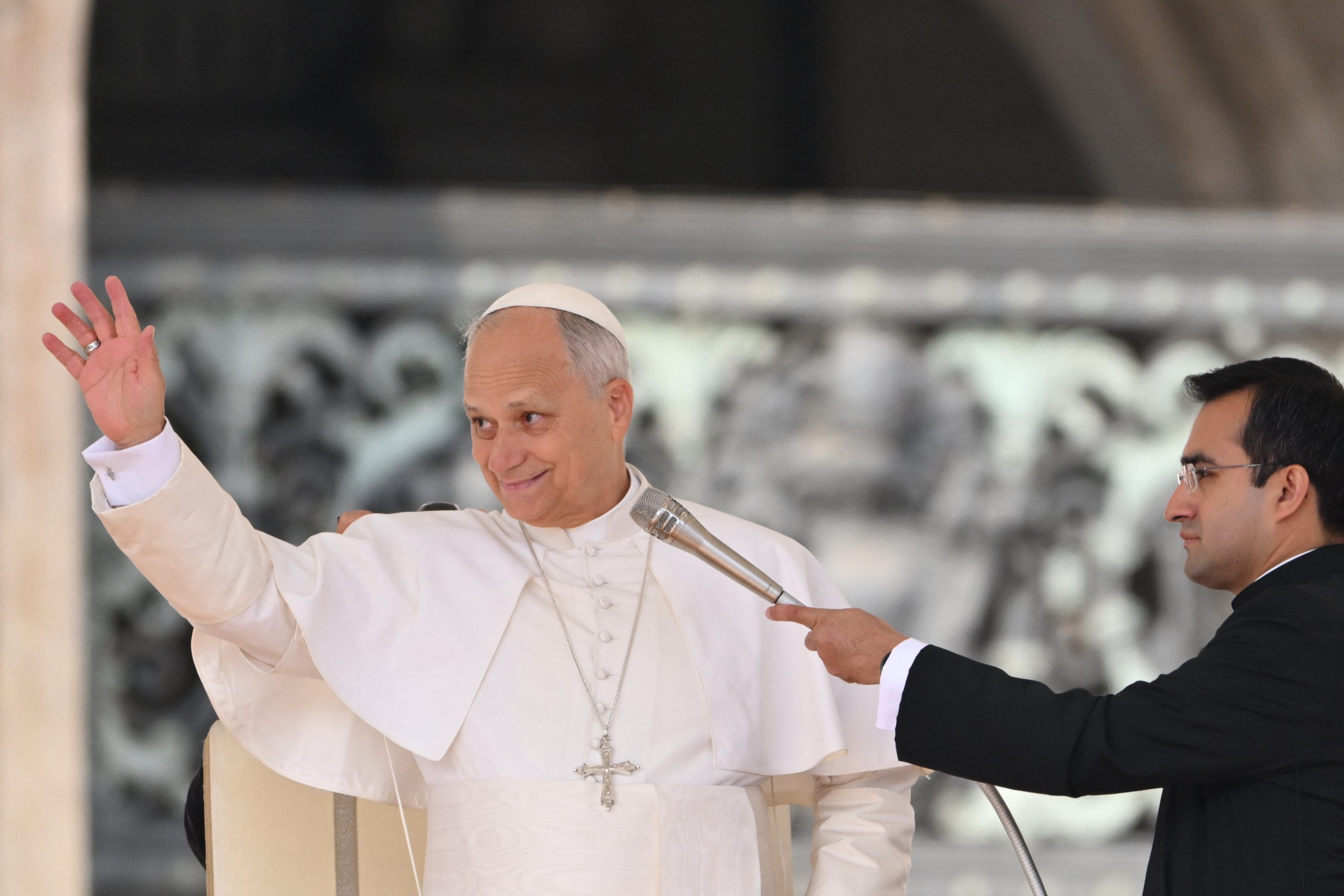 Pope at Audience: Despite everything, Jesus sustains us | Catholic News ...