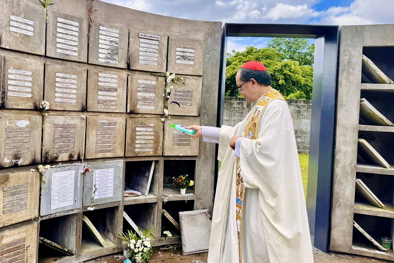 Cardinal David urges Marcos to form ‘truth’ body on drug war killings ...